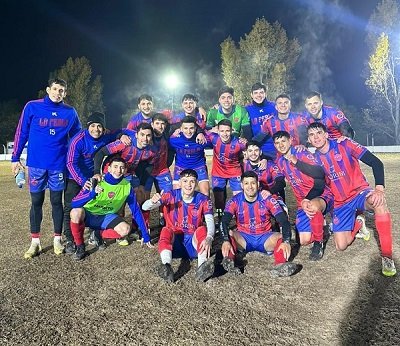 Ganó La Perla y nuevamente es puntero en soledad - Fútbol de Santa Fe